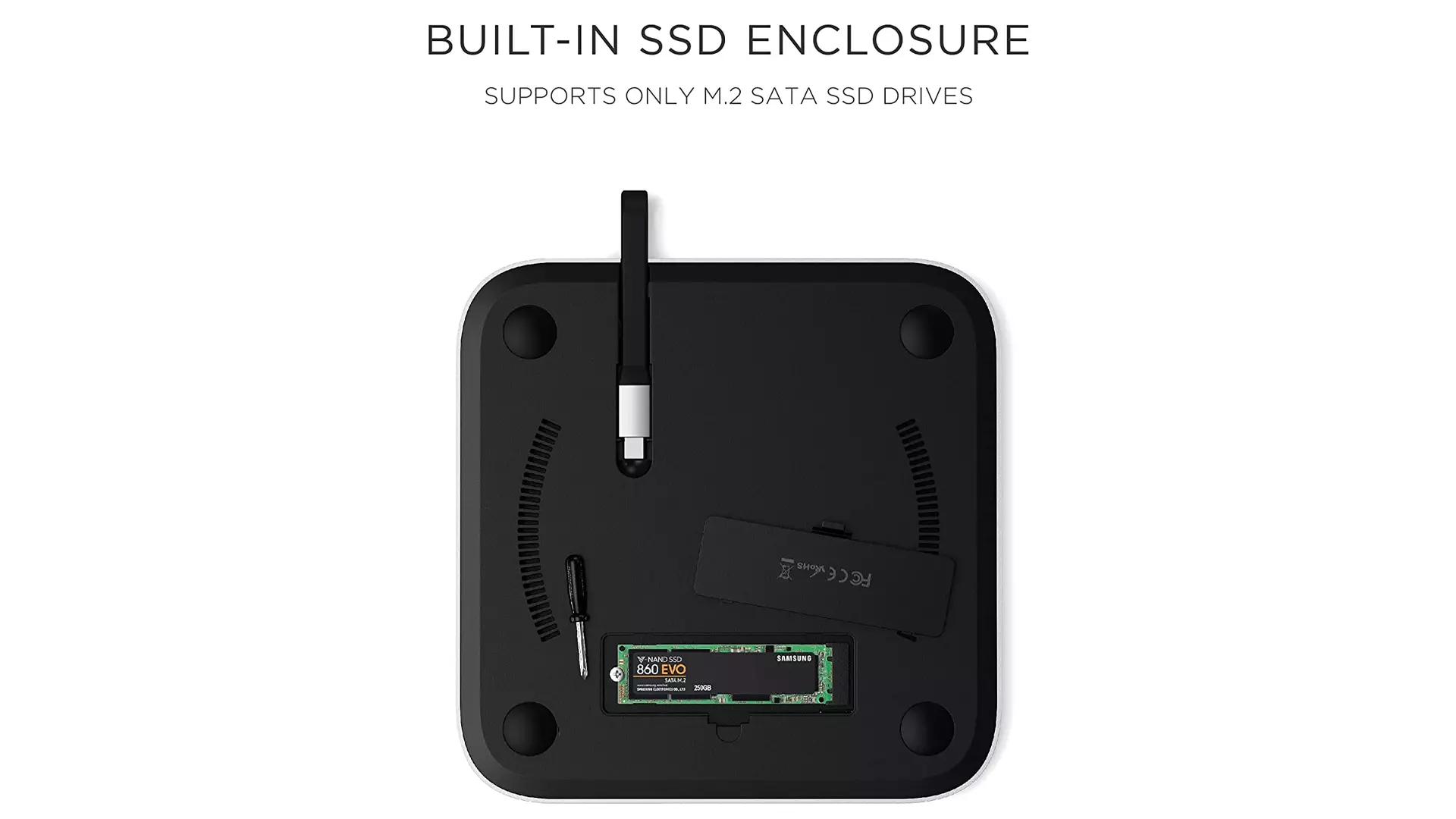 Satechi Mac Mini hub හි ඒකාබද්ධ SSD කොටුව.