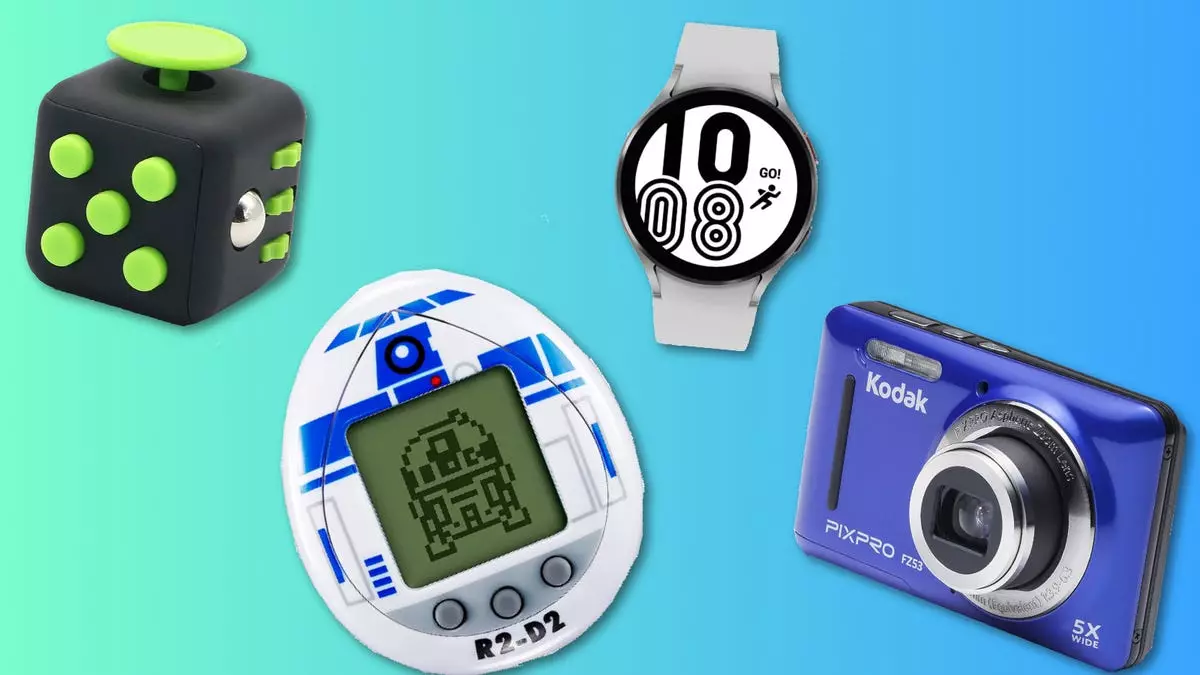 Appash Fidget Cube, Tamagotchi Star Wars, Samsung Galaxy Watch och Kodak-kamera mot flerfärgad bakgrund