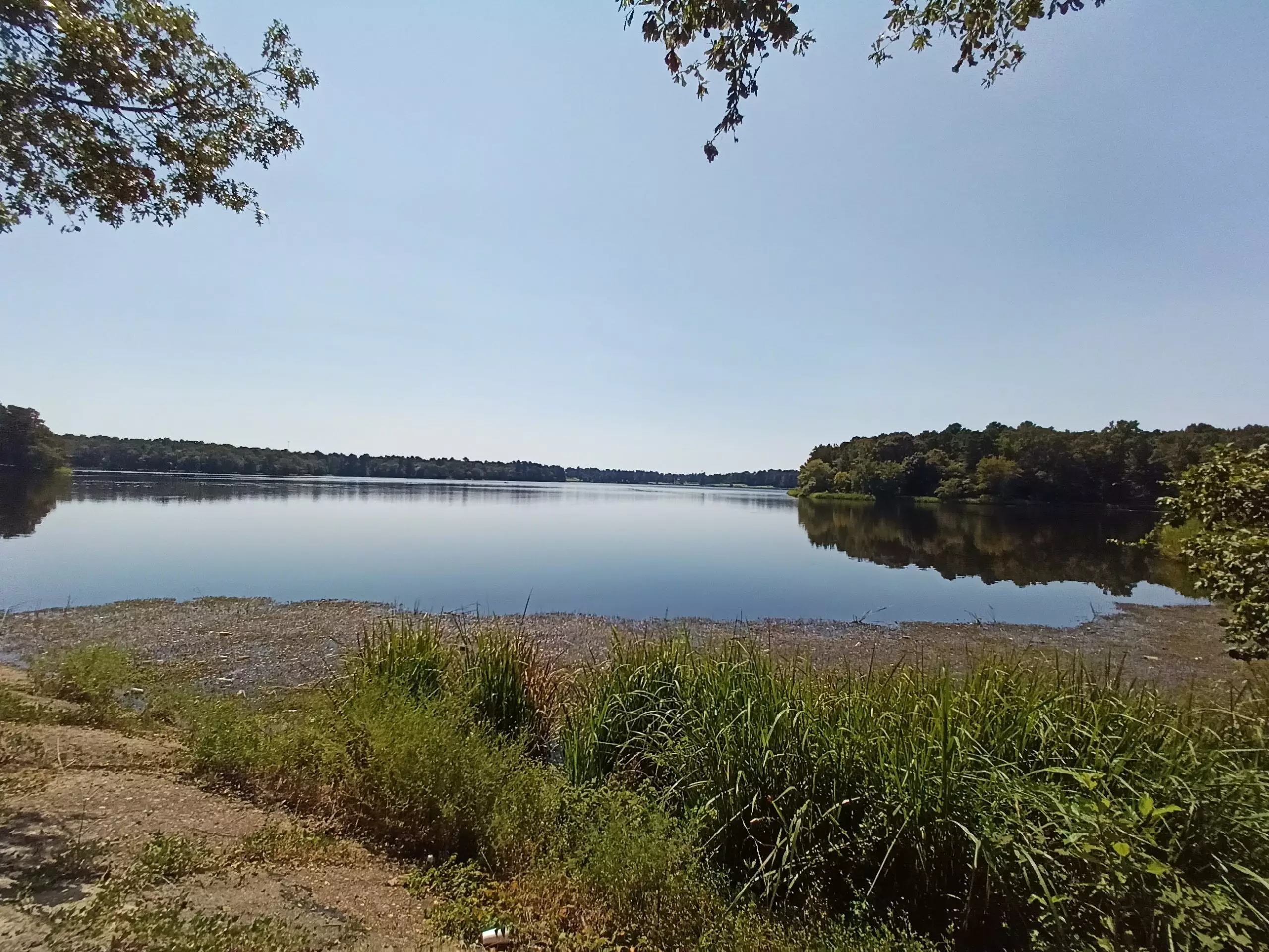 Esempio di foto BLU g91 Pro: un paesaggio con un lago, ingrandito