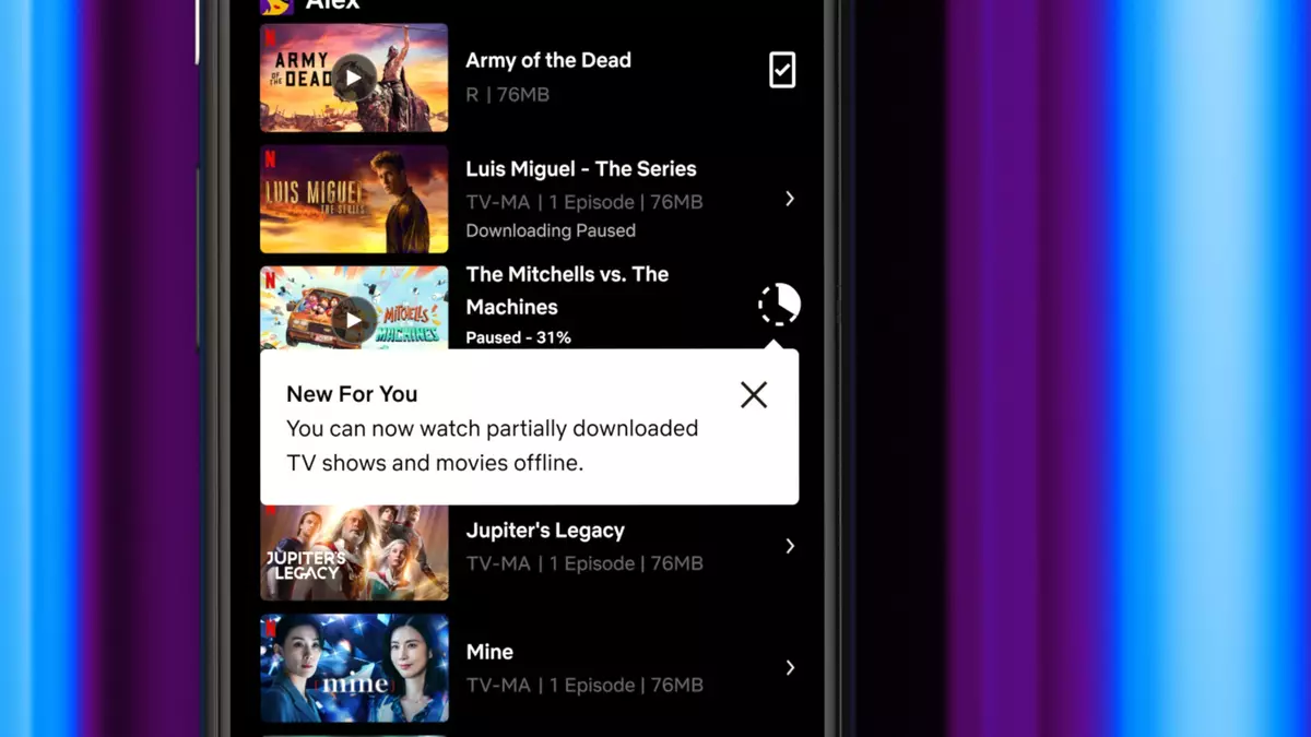 immagine dei download dell'app mobile Netflix, che mostra l'opzione per avviare lo streaming di qualcosa scaricato solo parzialmente
