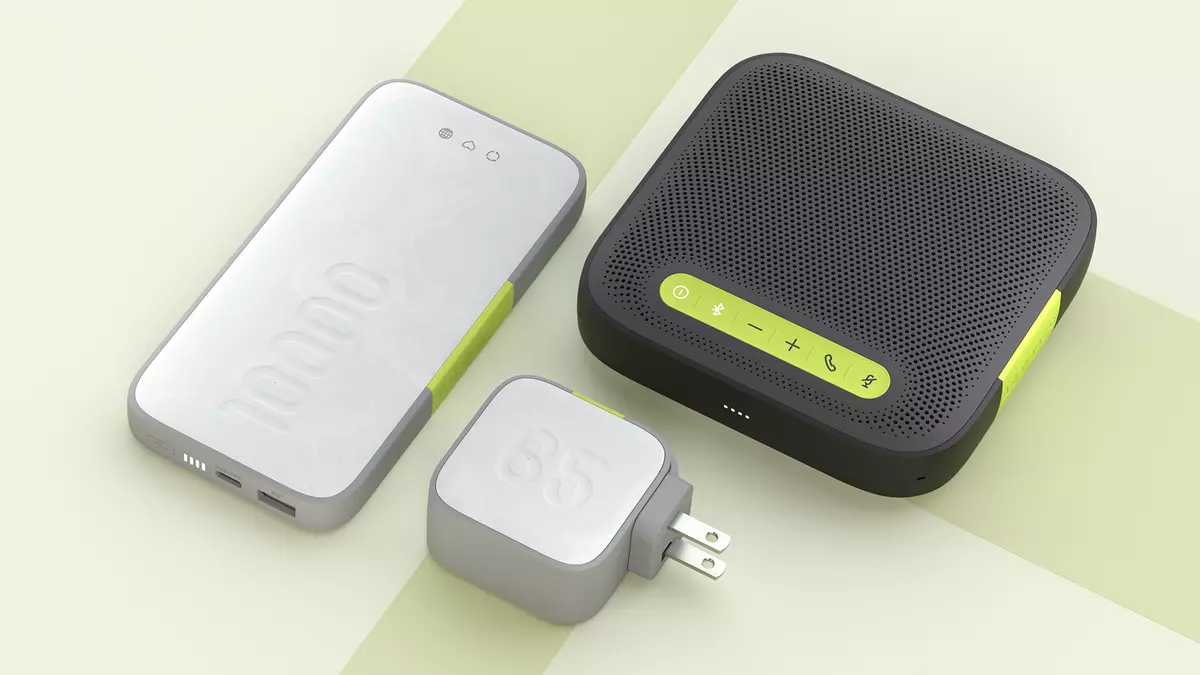 Ang InfinityLab GaN charger, portable power bank, at wireless speakerphone.