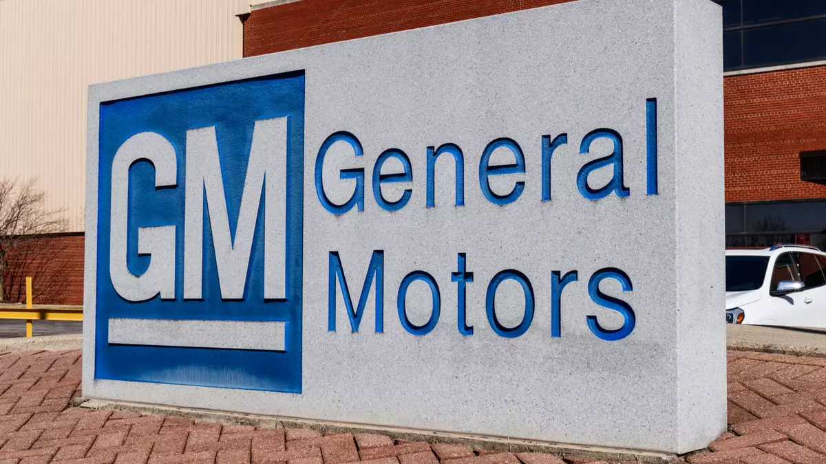 금속 제조 부문의 General Motors 로고 및 간판