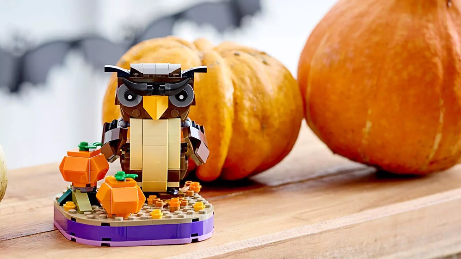 LEGO-k Halloween-en hasiera ematen du denboraldiko bi multzoekin
