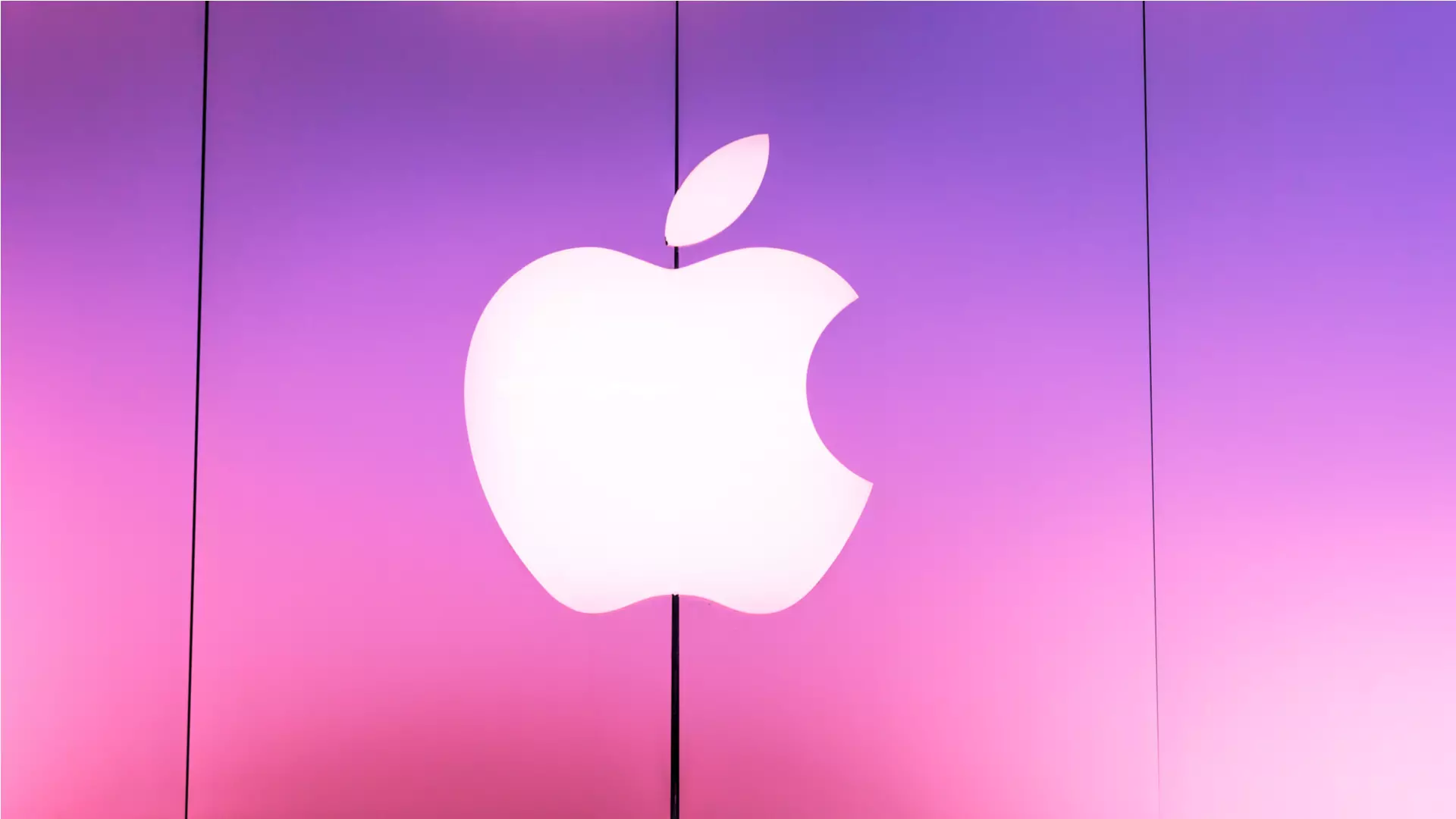 Logo de Apple na entrada da tenda de Apple situada no centro comercial La Cantera en San Antonio