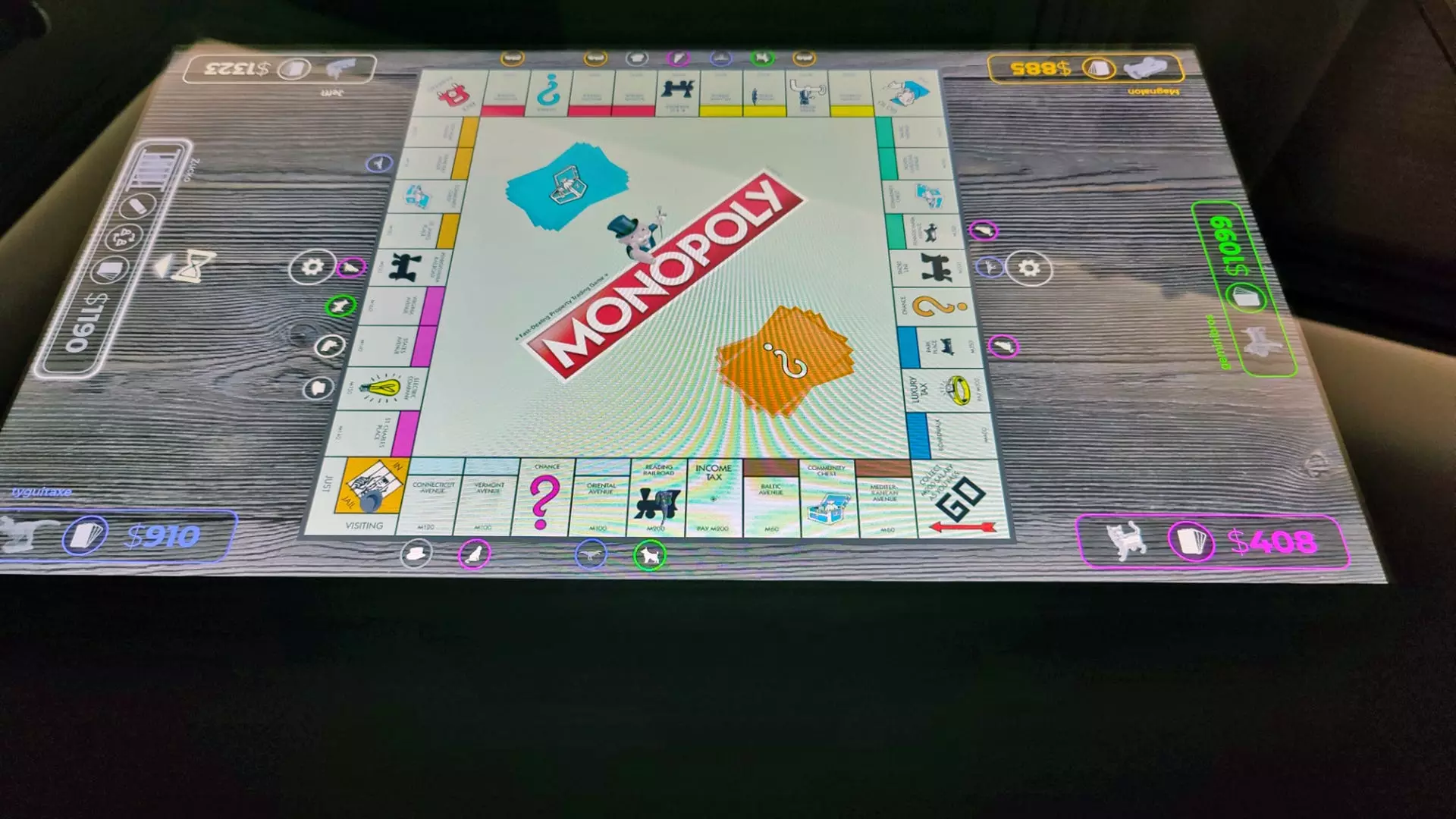 Ένα παιχνίδι Monopoly σε ψηφιακό tablet