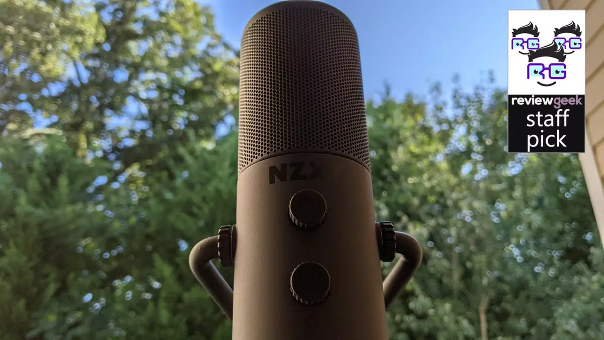 NZXT Capsule mikrofonoa basoaren atzealdean