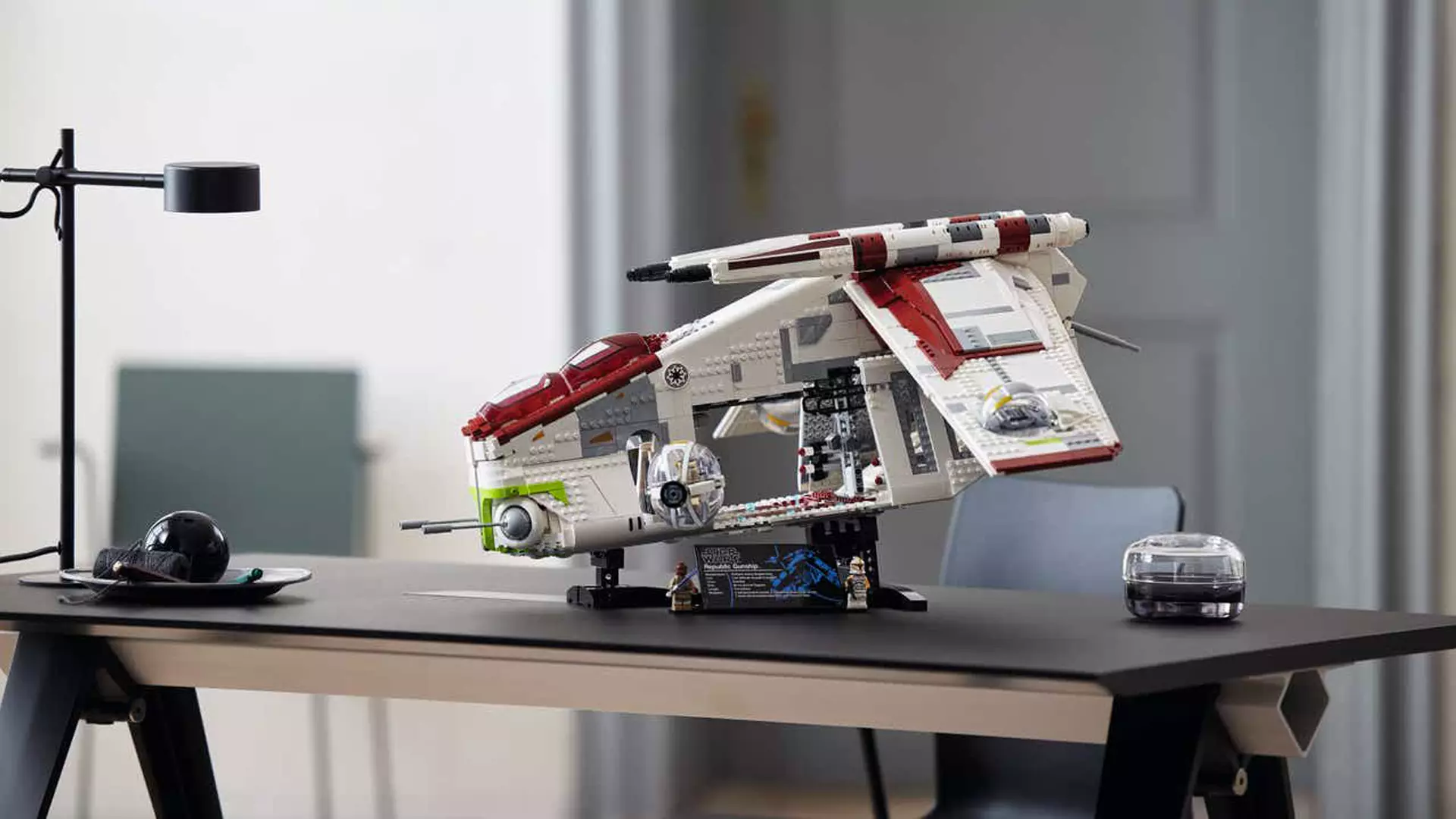 LEGO ṣafihan 'Star Wars' Republic Gunship ati Wow, O dabi Oniyi