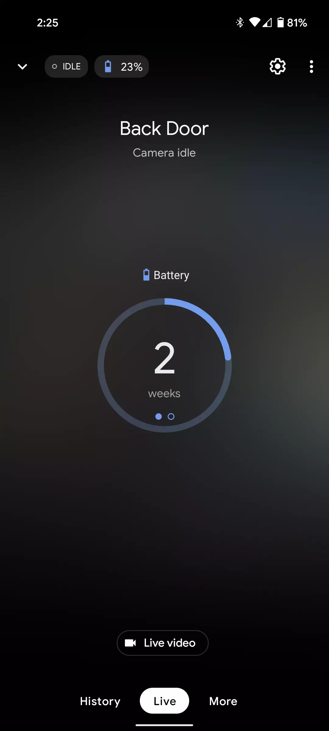 una imatge que mostra les dues setmanes restants de la bateria a l'aplicació Home