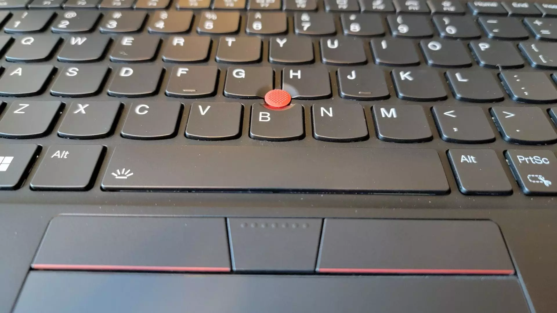 Lenovo Thinkpad X1 Carbon в близък план на клавиатурата