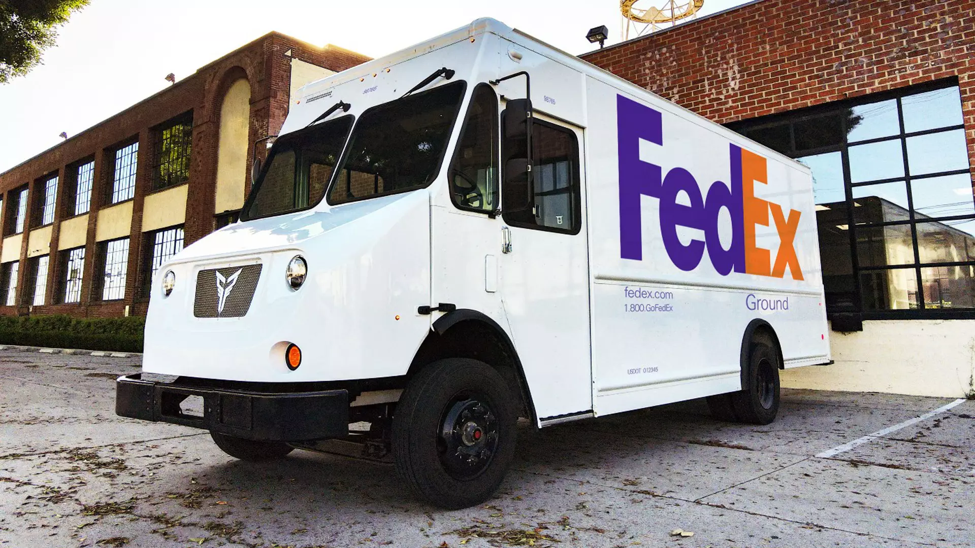 FedEx tar et babysteg inn i elektrifiseringen av kjøretøyparken