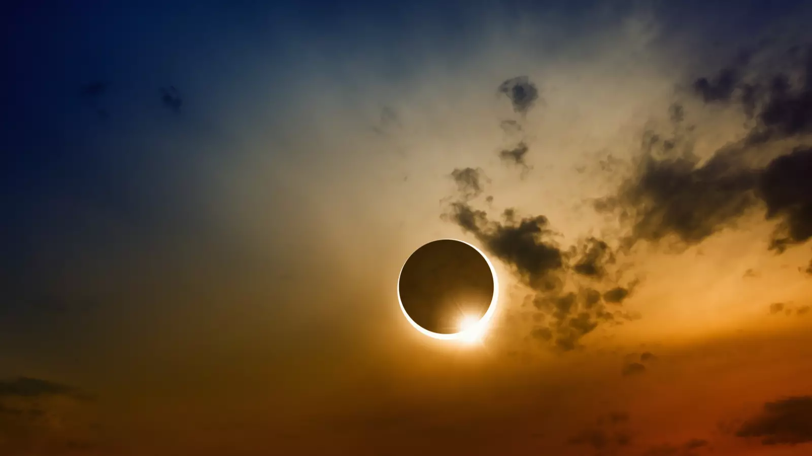 Fondo científico con eclipse solar completa e nubes