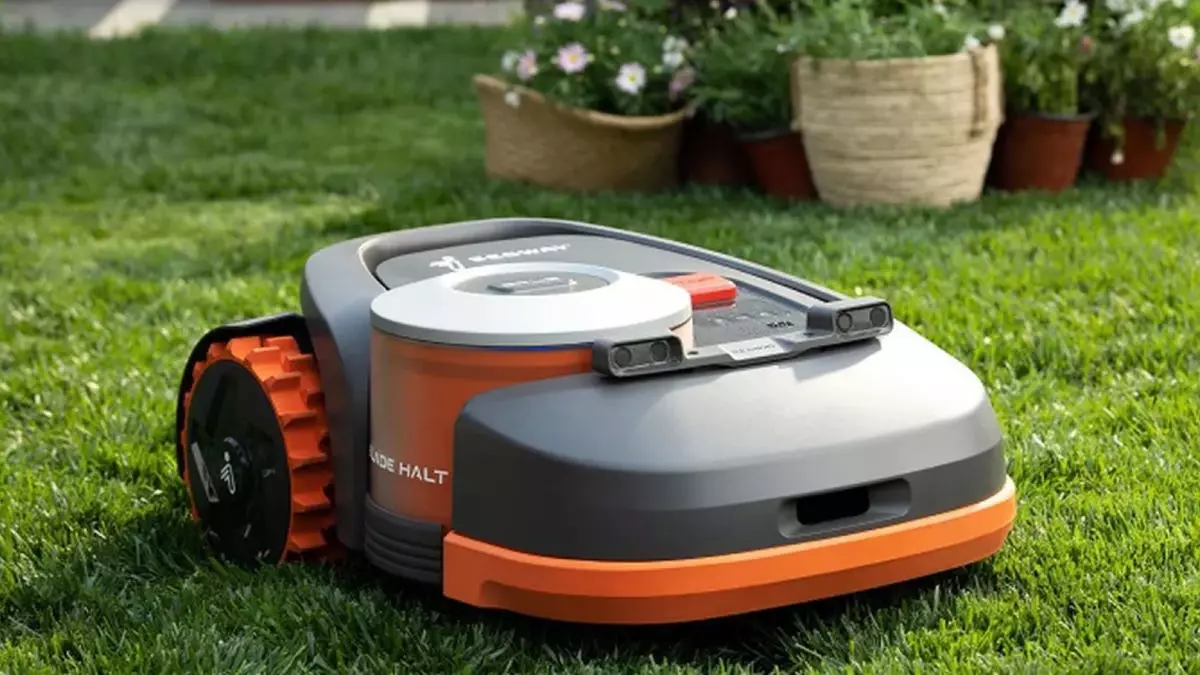 Segway robot lawnmower