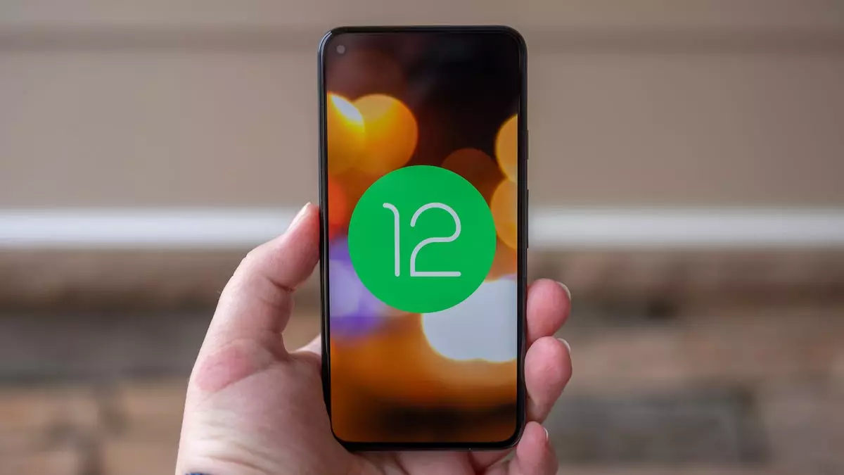 „Android 12“ logotipas „Google Pixel 5“.