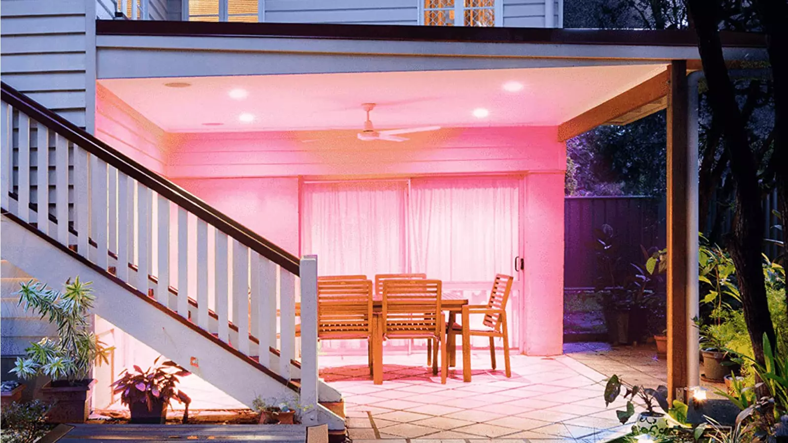 Lámpada LIFX apta para o exterior, ideal para patios e soportais