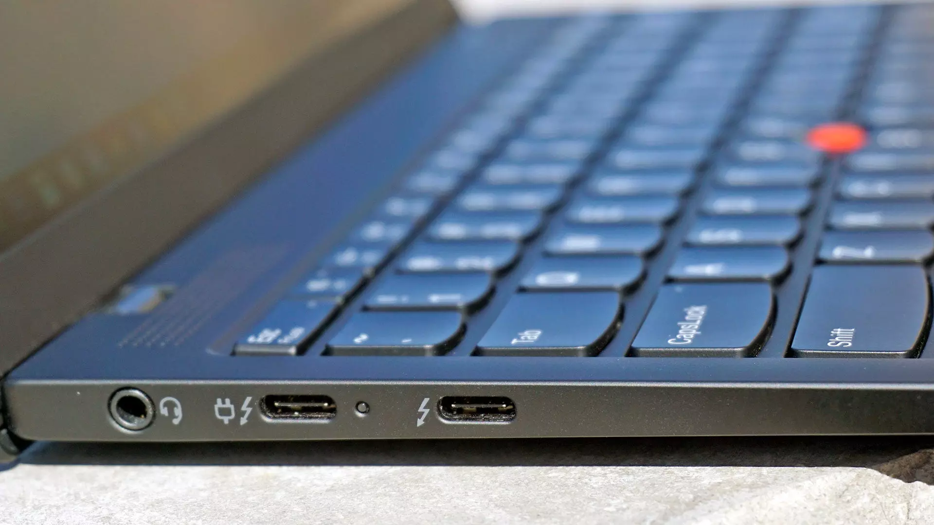 Mga side port ng ThinkPad X1 Nano