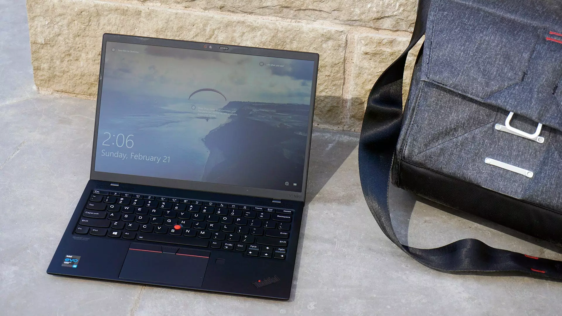 ThinkPad X1 Nano amb bossa