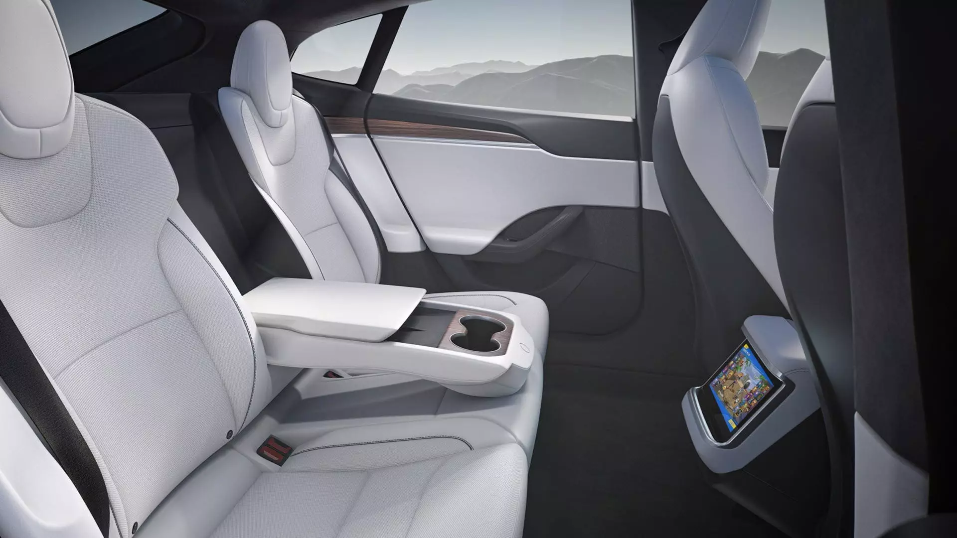 Tesla Model S galinės sėdynės su nauja jutiklinio ekrano parinktimi.