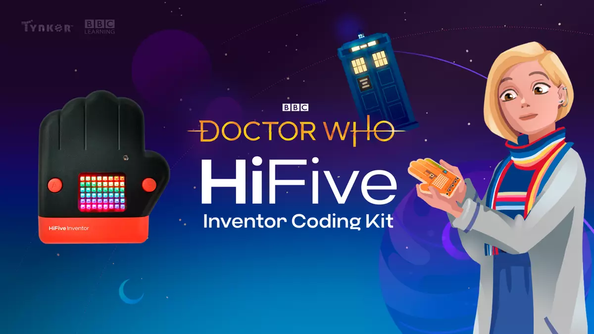 Třináctý doktor drží inventární kódovací sadu.