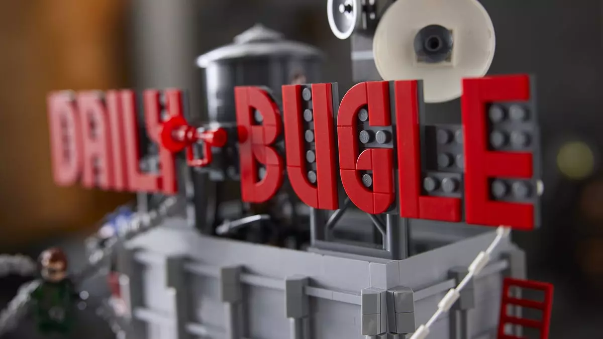 LEGO Daily Bugle işarəsinin yaxından görünüşü