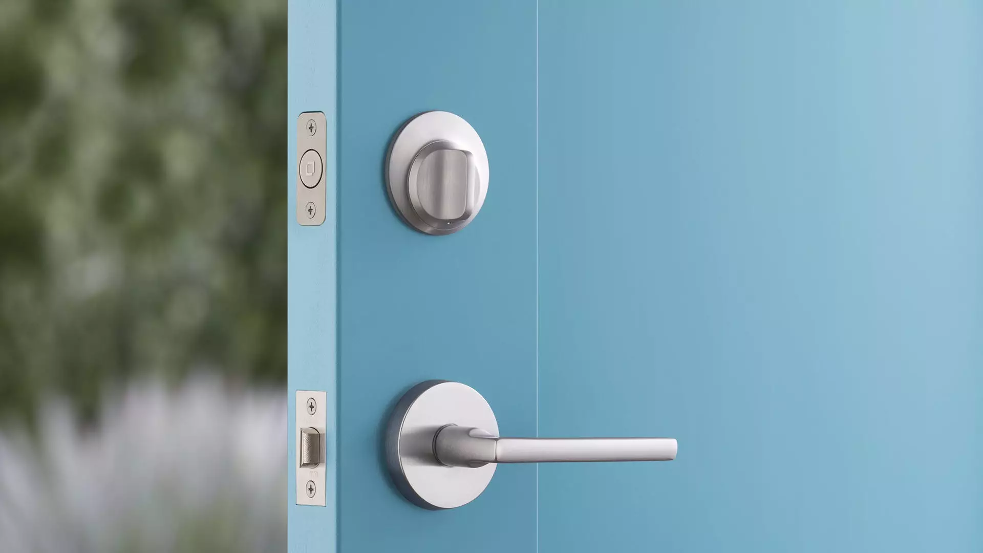 Một ổ khóa thông minh trông giống hệt một ổ khóa câm --- nhìn từ bên ngoài cánh cửa.