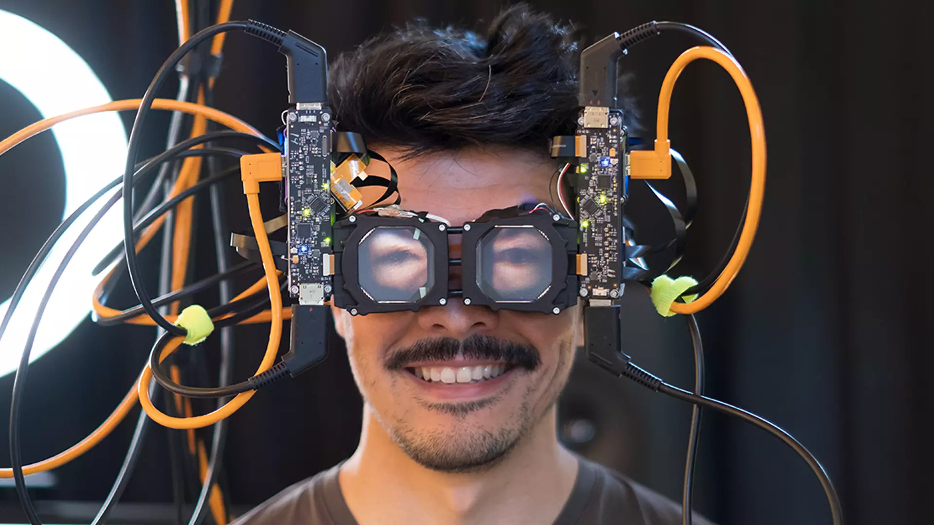 Facebook хоче, щоб ваші красиві очі сяяли крізь гарнітуру VR