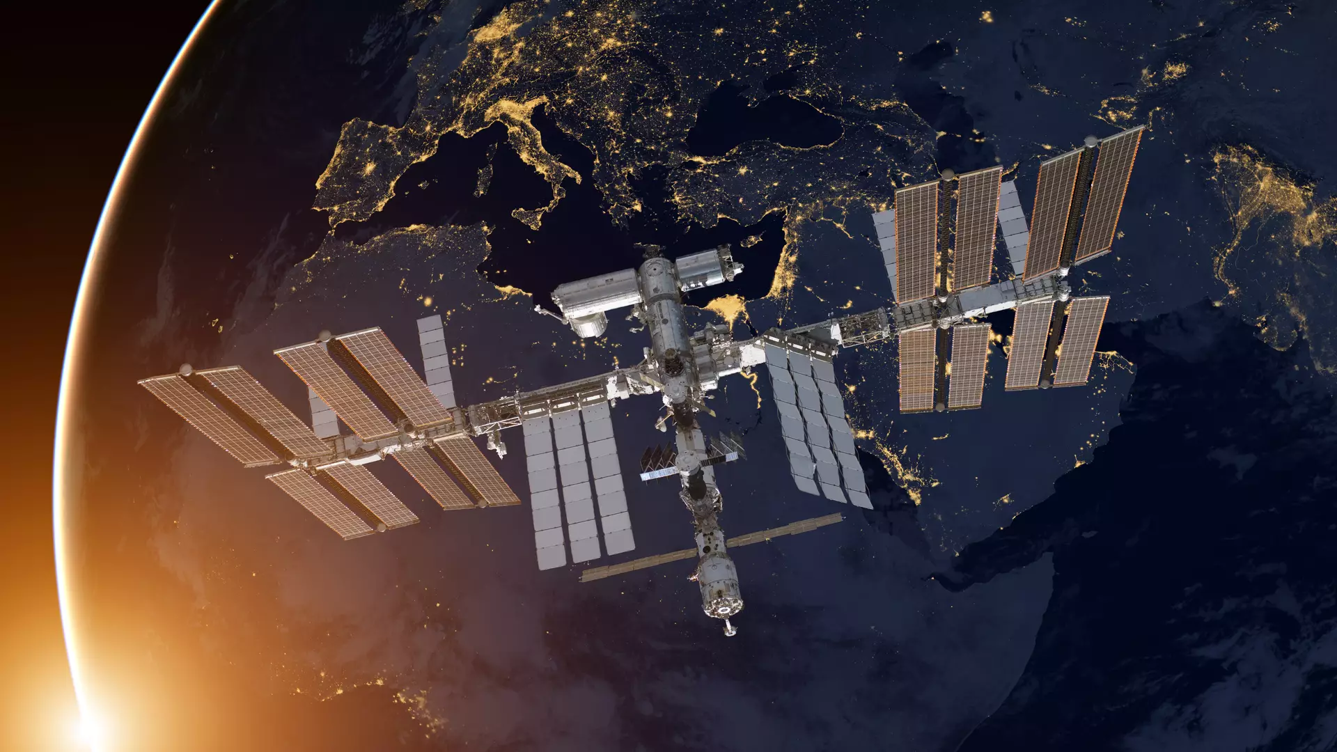 توریست فضایی خاکستر مهندس «اسکاتی» «پیشتازان فضا» را در ایستگاه فضایی بینالمللی قاچاق کرد.