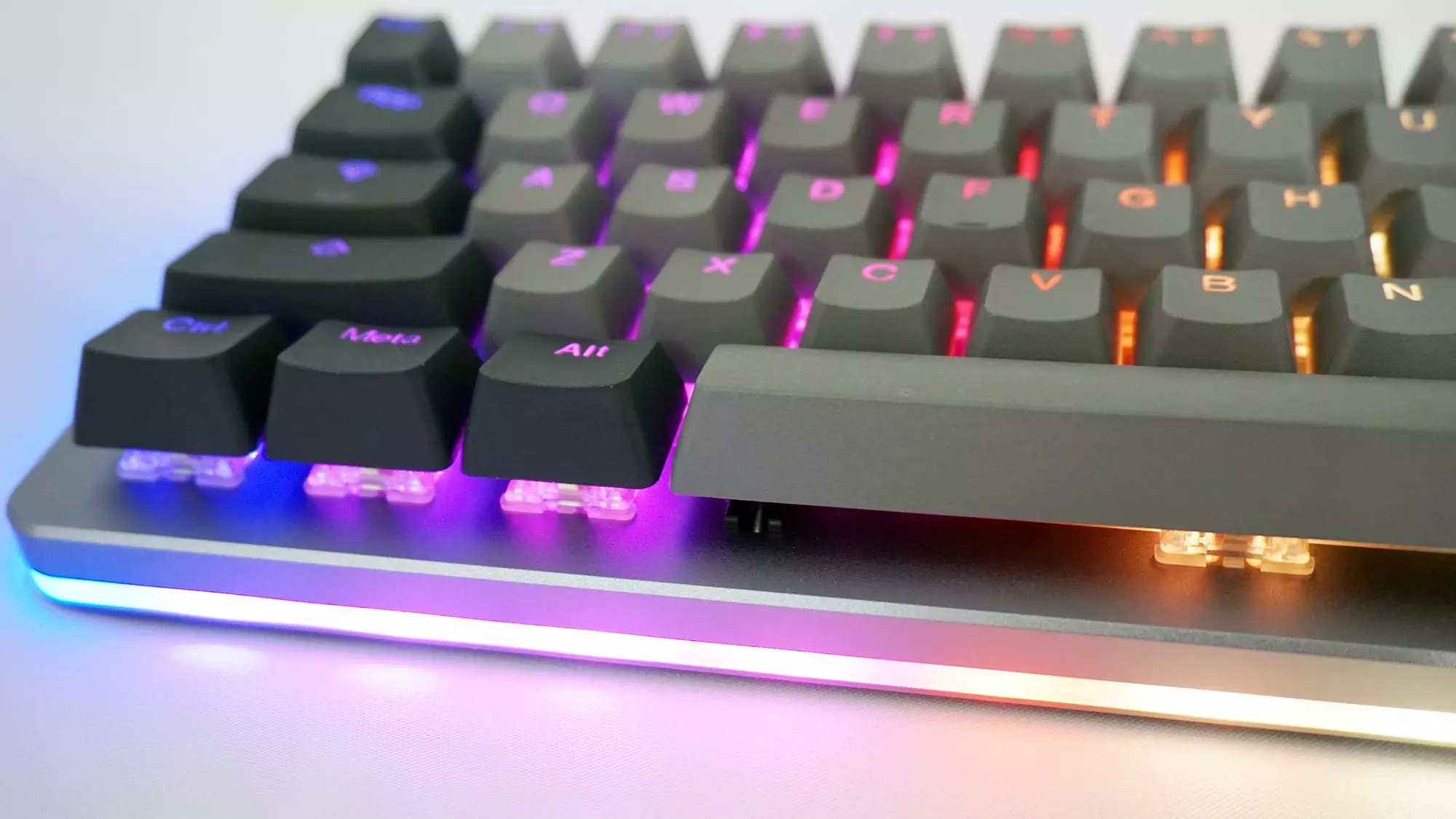 Het ALT-toetsenbord met verlichte verlichtingsstrip.