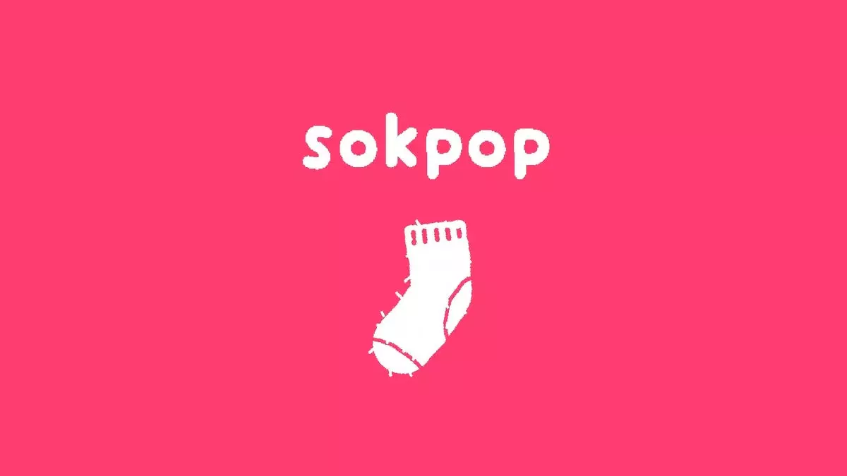 Logo Kolektif Sokpop dengan latar belakang merah muda