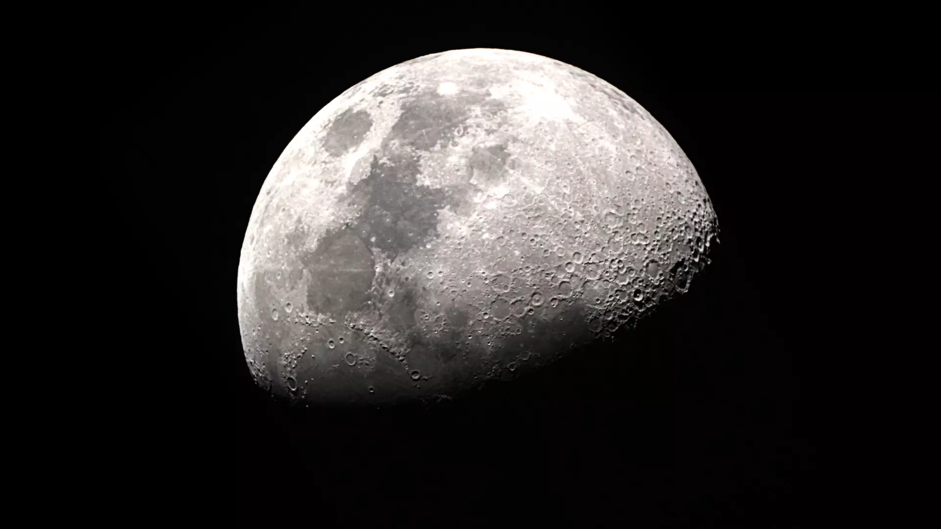 NASA, erinevalt Pink Floydist, maandub peagi Kuu pimedale poolele