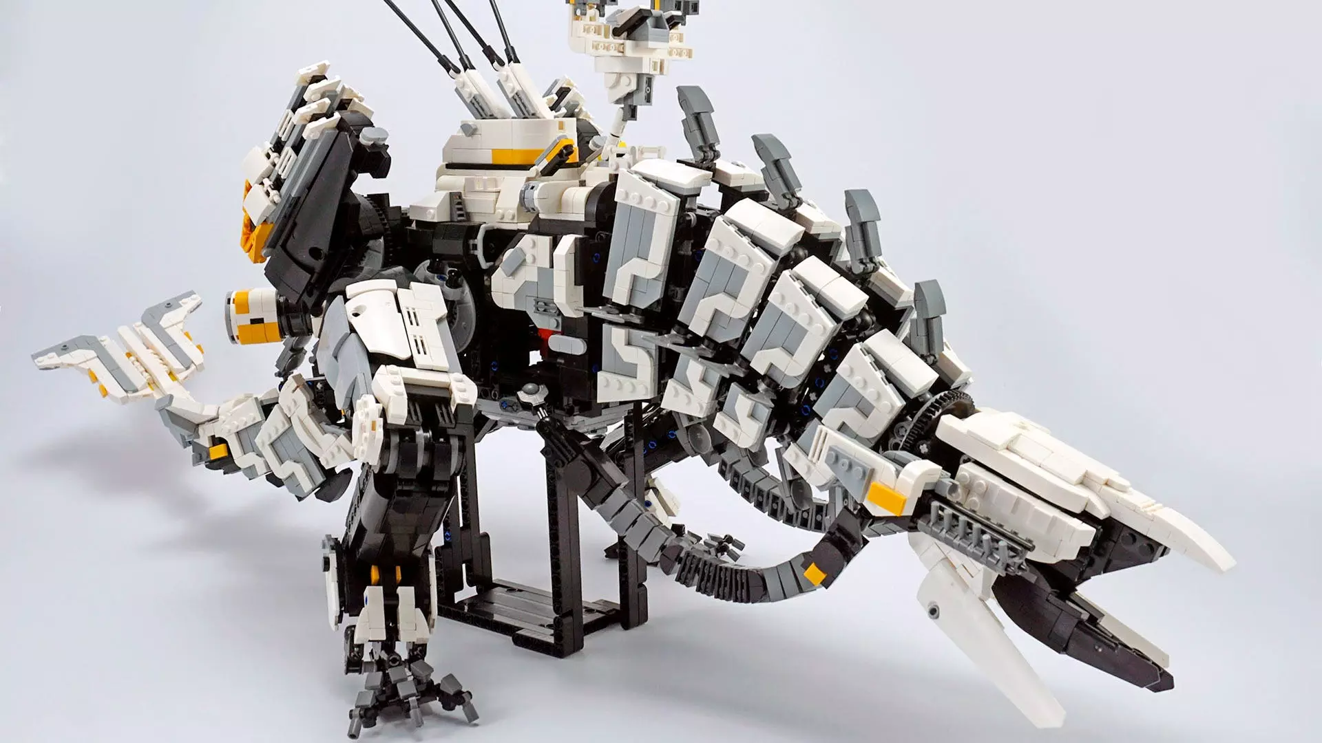 Mwen te depanse $ 200 sou fo LEGO pou fè robo T-Rex nan 'Horizon: Zero Dawn'.