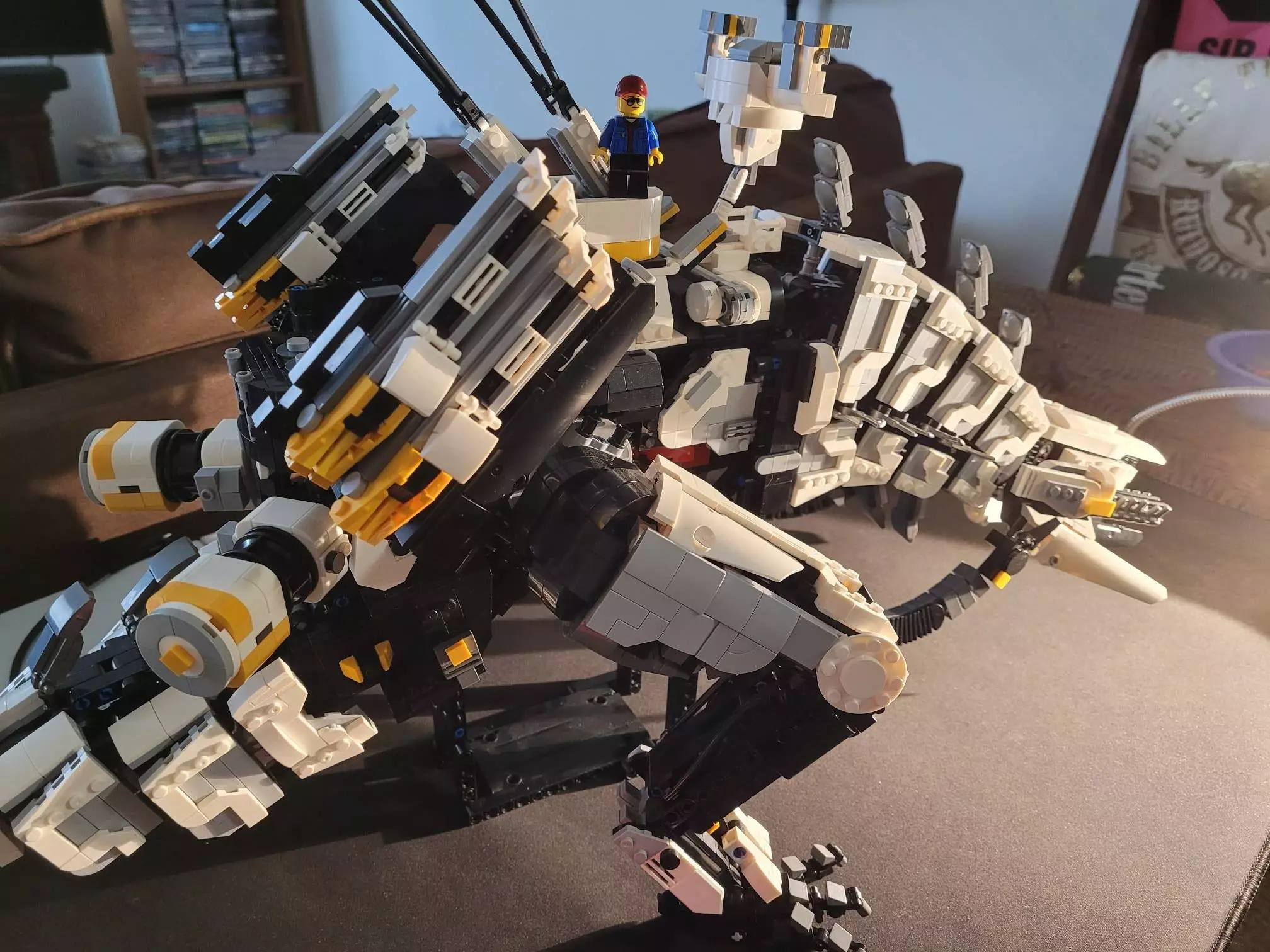 LEGO Thunderjaw wedi'i gwblhau