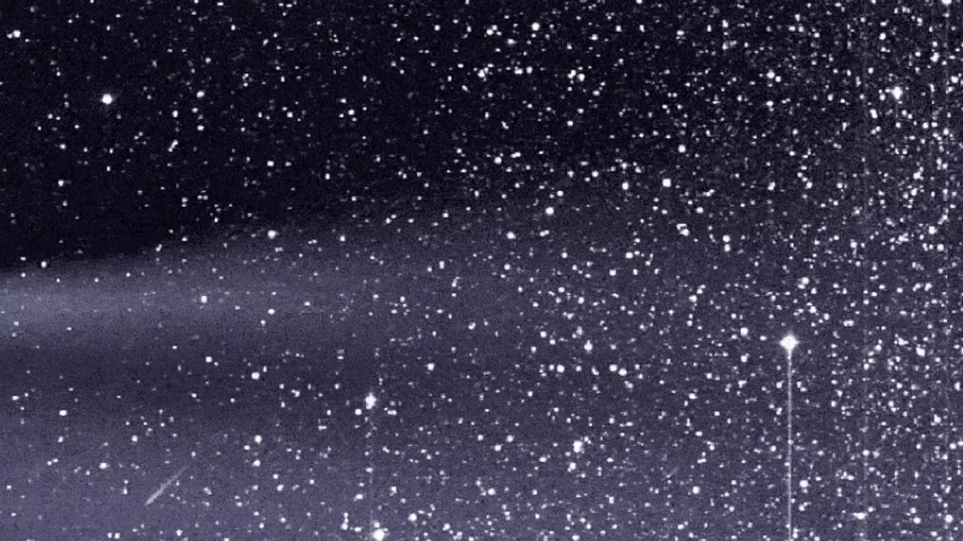 Denna rymdfarkost flög av misstag genom en komets svans och tog ett galet foto