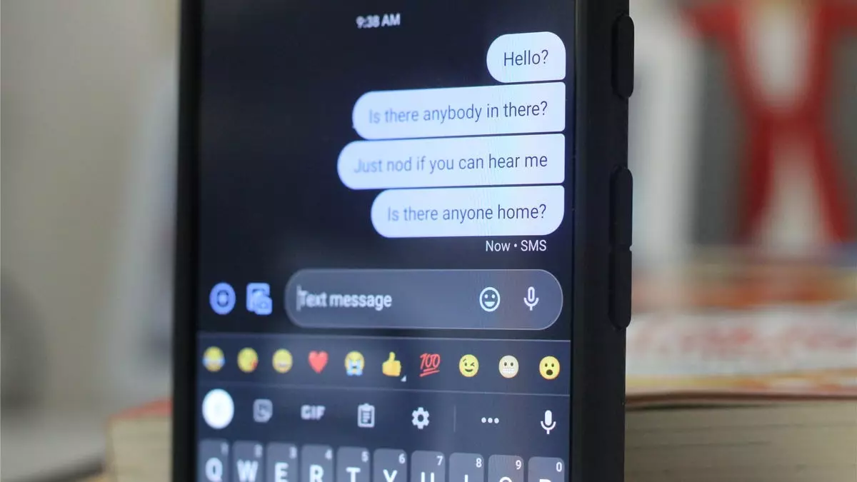 Тексти, надіслані за допомогою SMS на Pixel 5, текст Пінк Флойд для «Comfortably Numb»