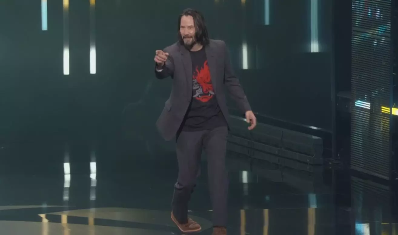 Keanu Reeves, promujący Cyberpunk 2077 (i jego główną rolę) na E3.