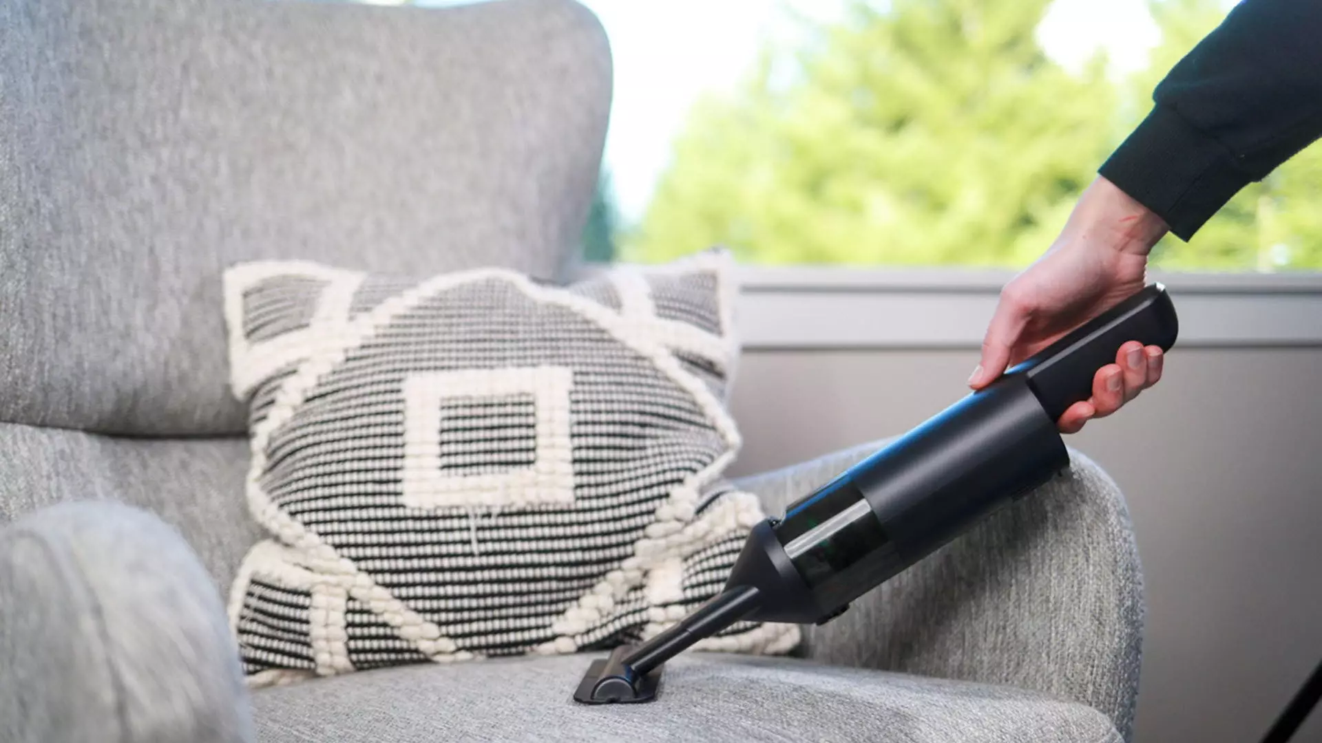 Wyze Muka Pra-pesenan pikeun $60 Handheld Vacuum Kuat