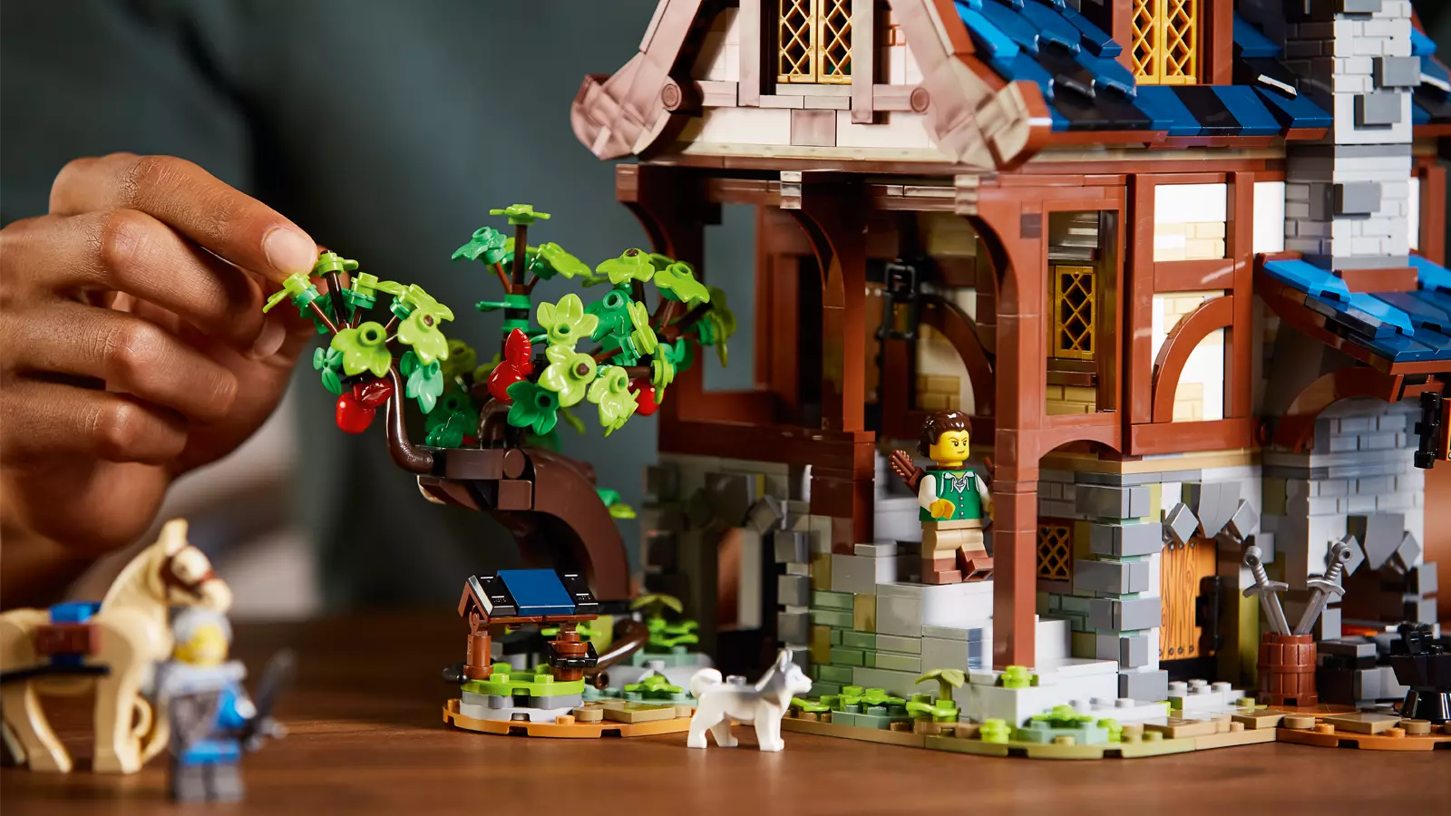 LEGO Medieval Blacksmith топтомунун жакынкы планы