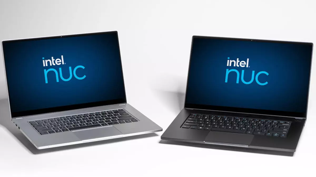 Intel NUC M15 na laptop