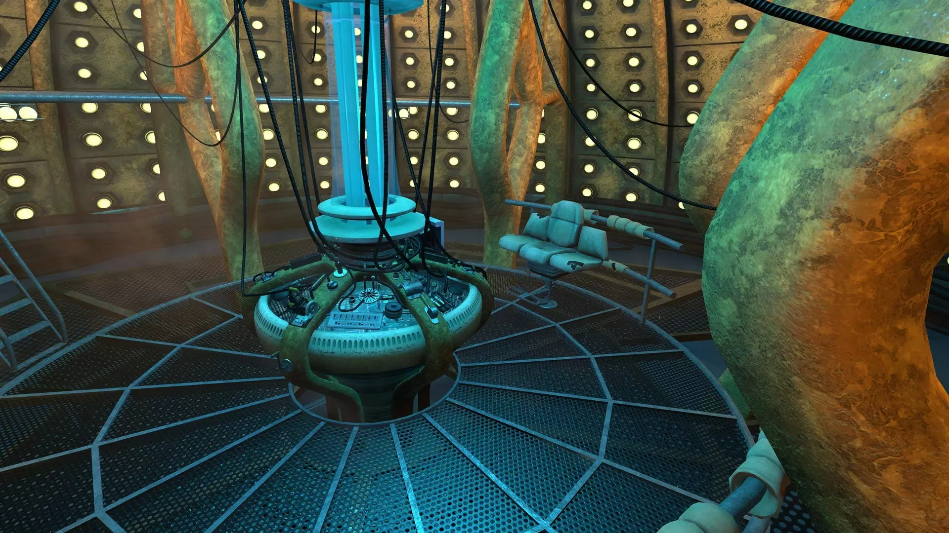 Un altro angolo degli interni del TARDIS