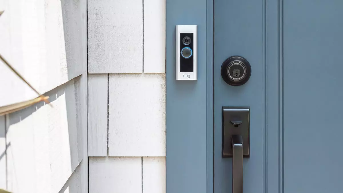 Une Ring Video Doorbell Pro installée dans une maison.