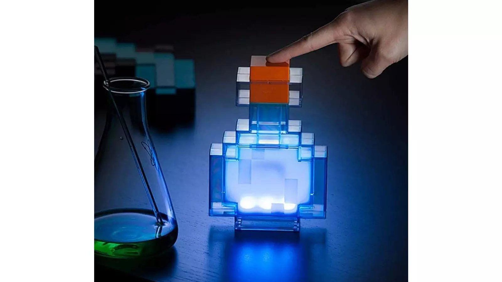 Offiziell lizenzéiert Minecraft Color Changing Light Up Potion Flasche