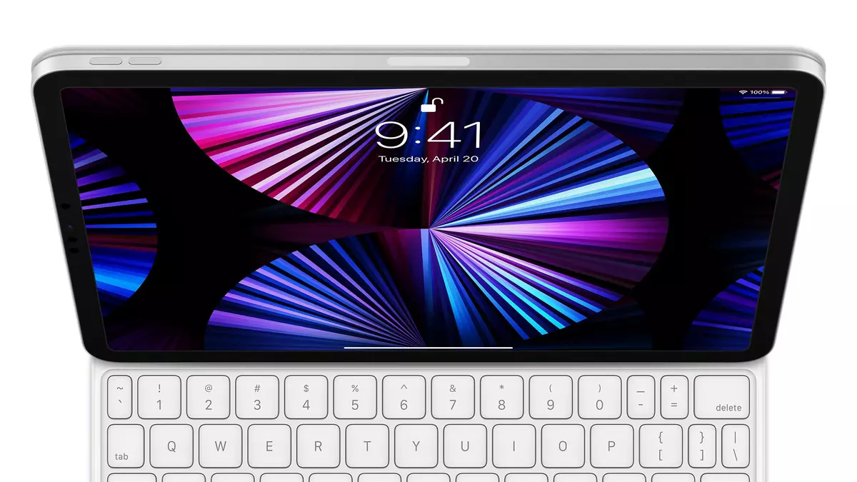 흰색 Magic Keyboard 케이스가 있는 iPad Pro.