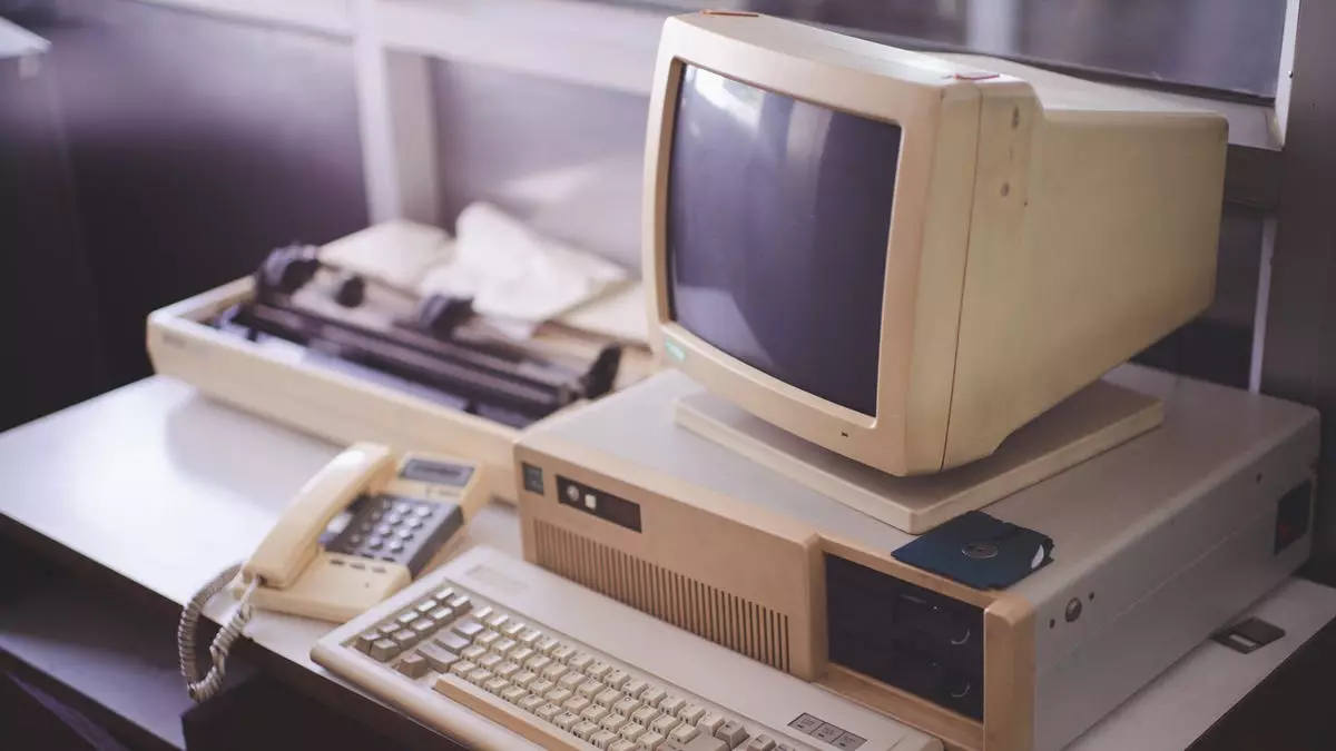 1990년대 후반의 오래된 베이지색 PC