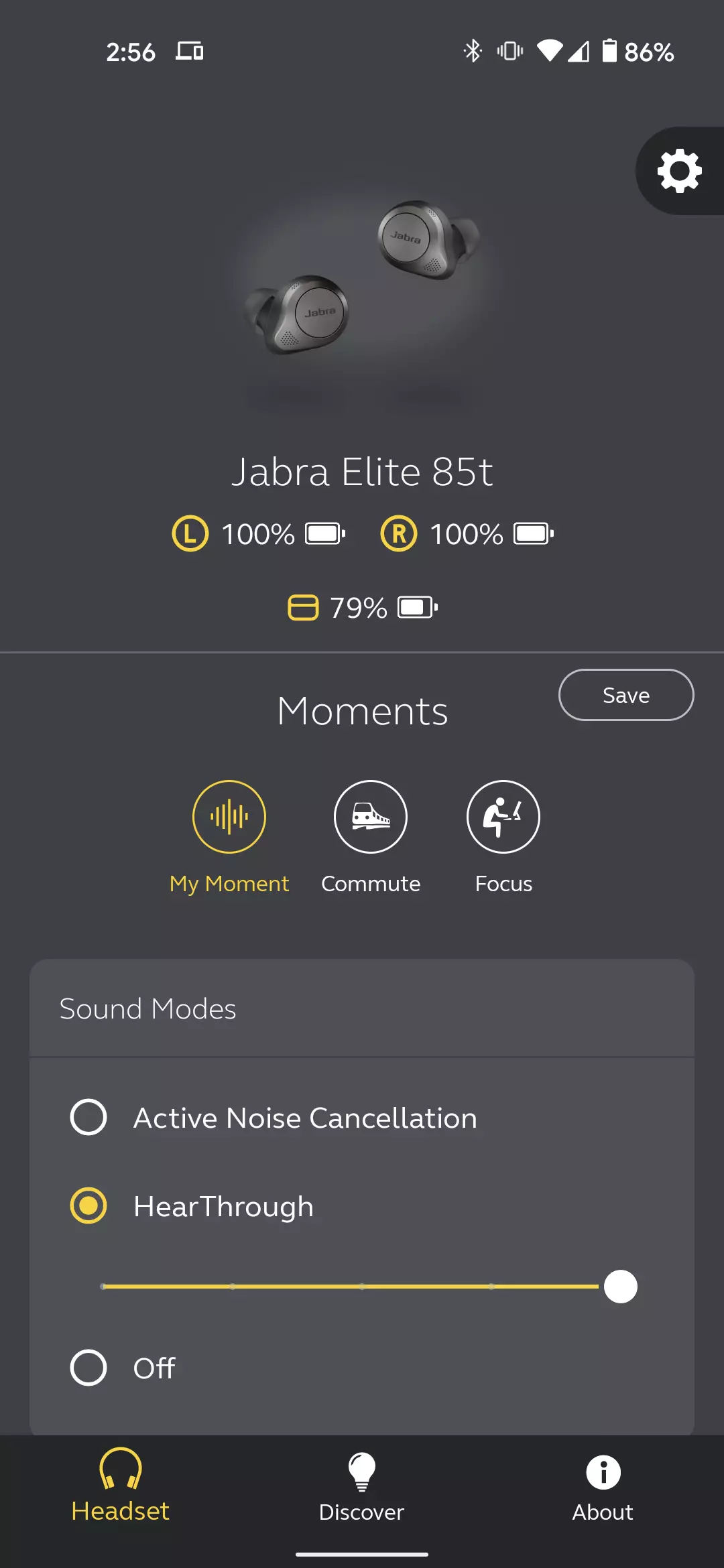 Aplicația Jabra Sound+ care arată căștile și opțiunea HearThrough sunt activate
