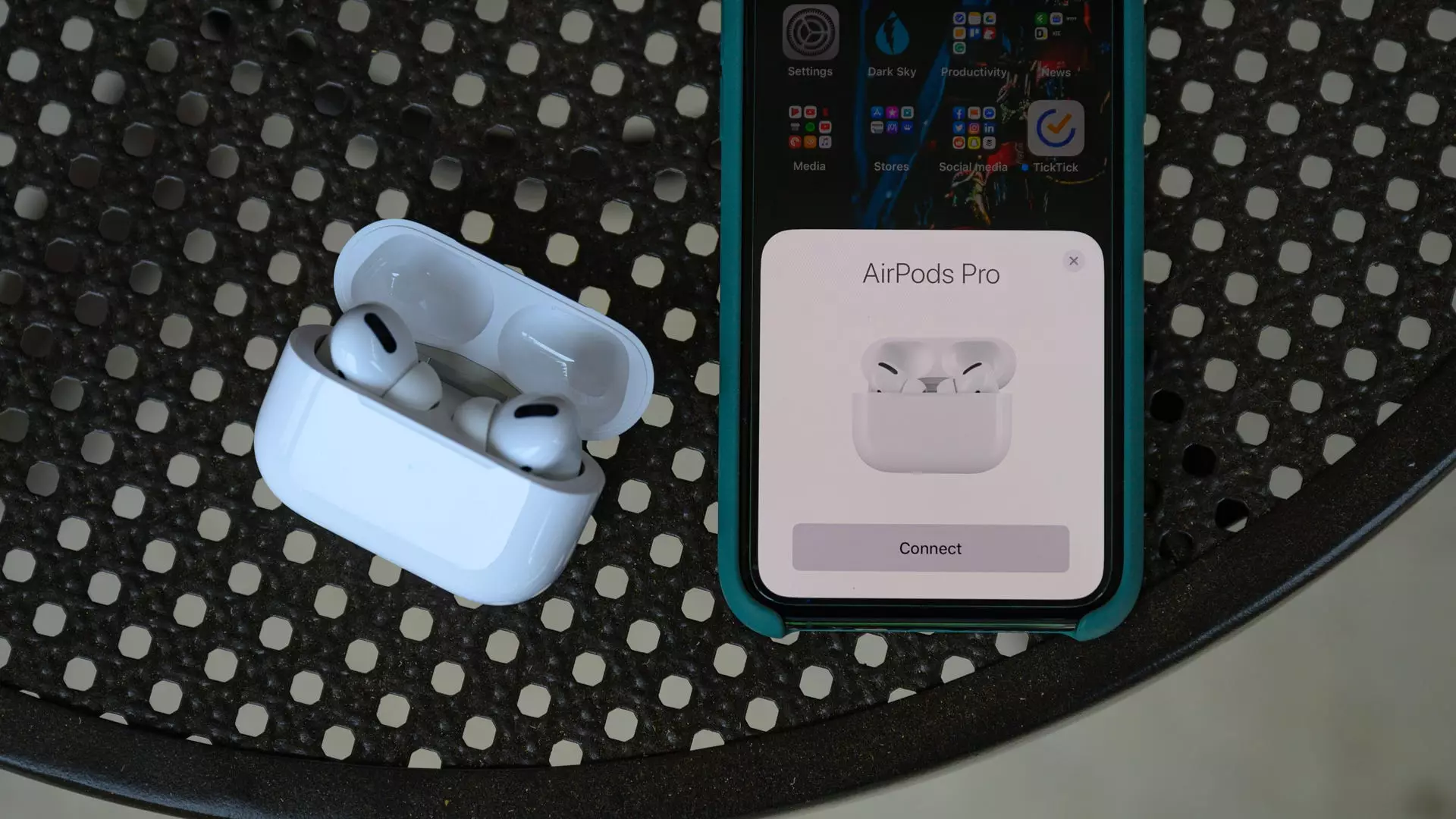Habka isku-xidhka Apple AirPods Pro iPhone