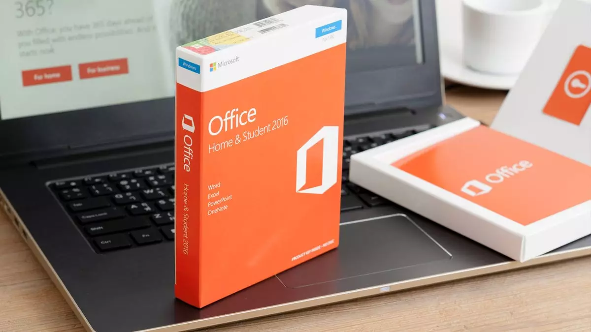 Škatla s programsko opremo Microsoft Office