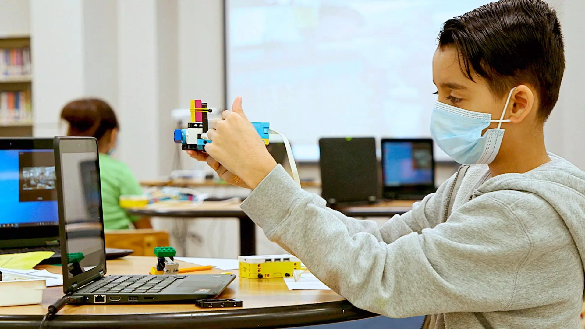 LEGO Education асбобҳои навро барои муаллимон дар синф ва онлайн эълон мекунад