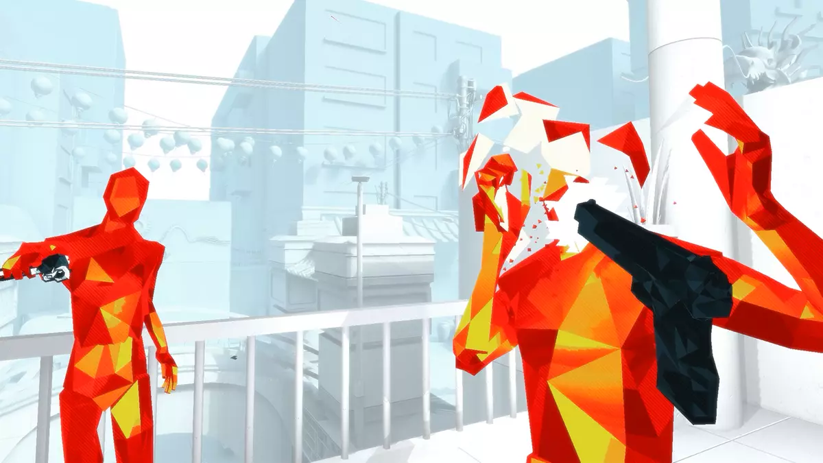 سپر ہاٹ VR کی ایک درون گیم تصویر، جس میں دشمن کھلاڑی کا پیچھا کر رہے ہیں۔