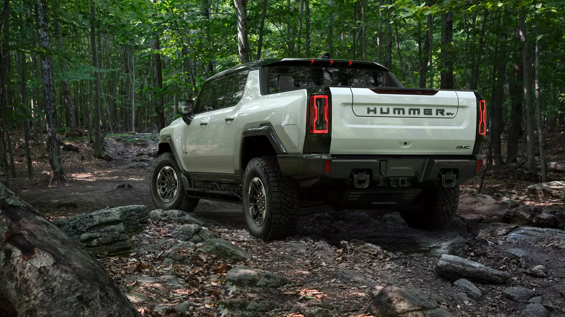 $130,000 Hummer EV ndi All-Electric, All-Wheel Drive, and All Sold Out