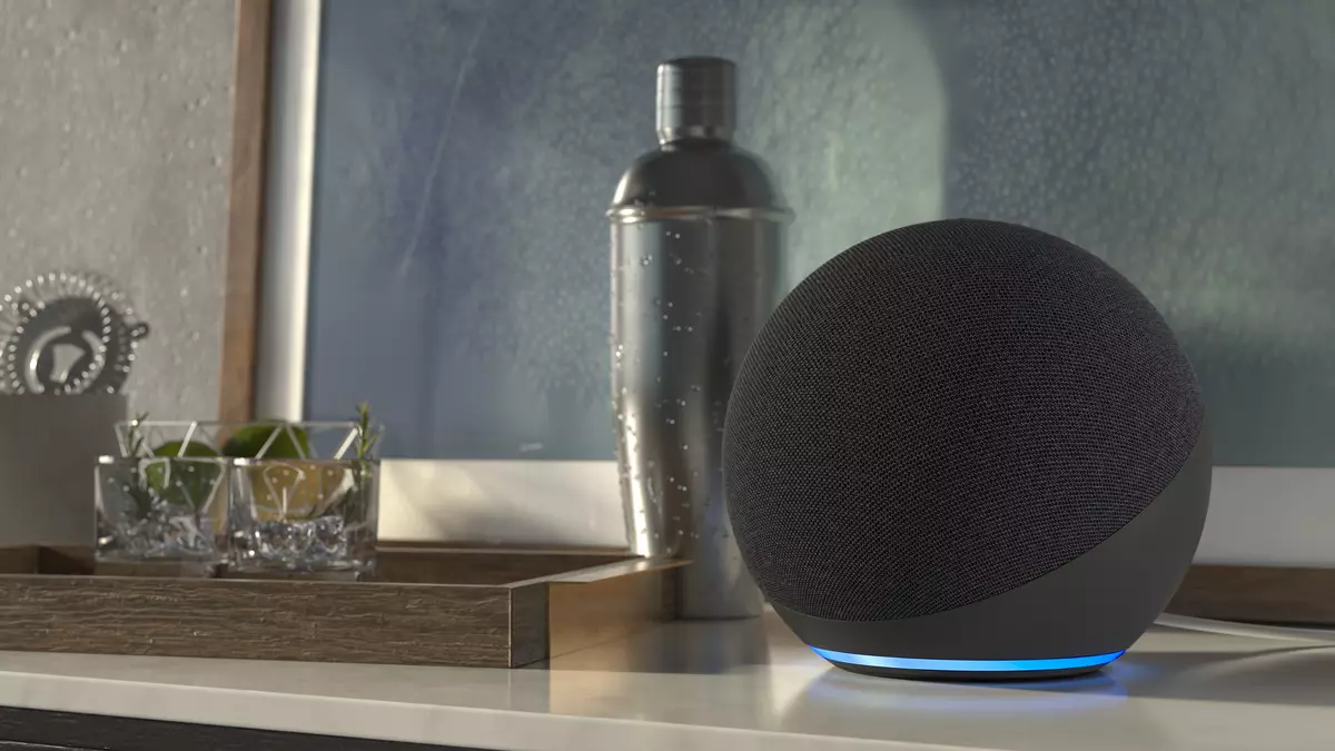 Eng Foto vum Amazon Echo Smart Speaker.