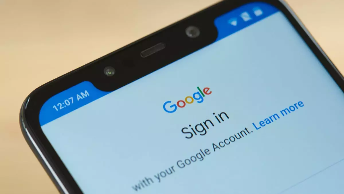 Điện thoại hiển thị màn hình đăng nhập Google.
